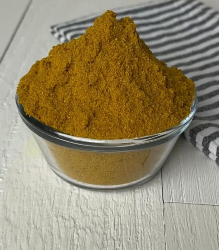 Homemade Curry Powder Recipe (Easy, Fresh & Aromatic)